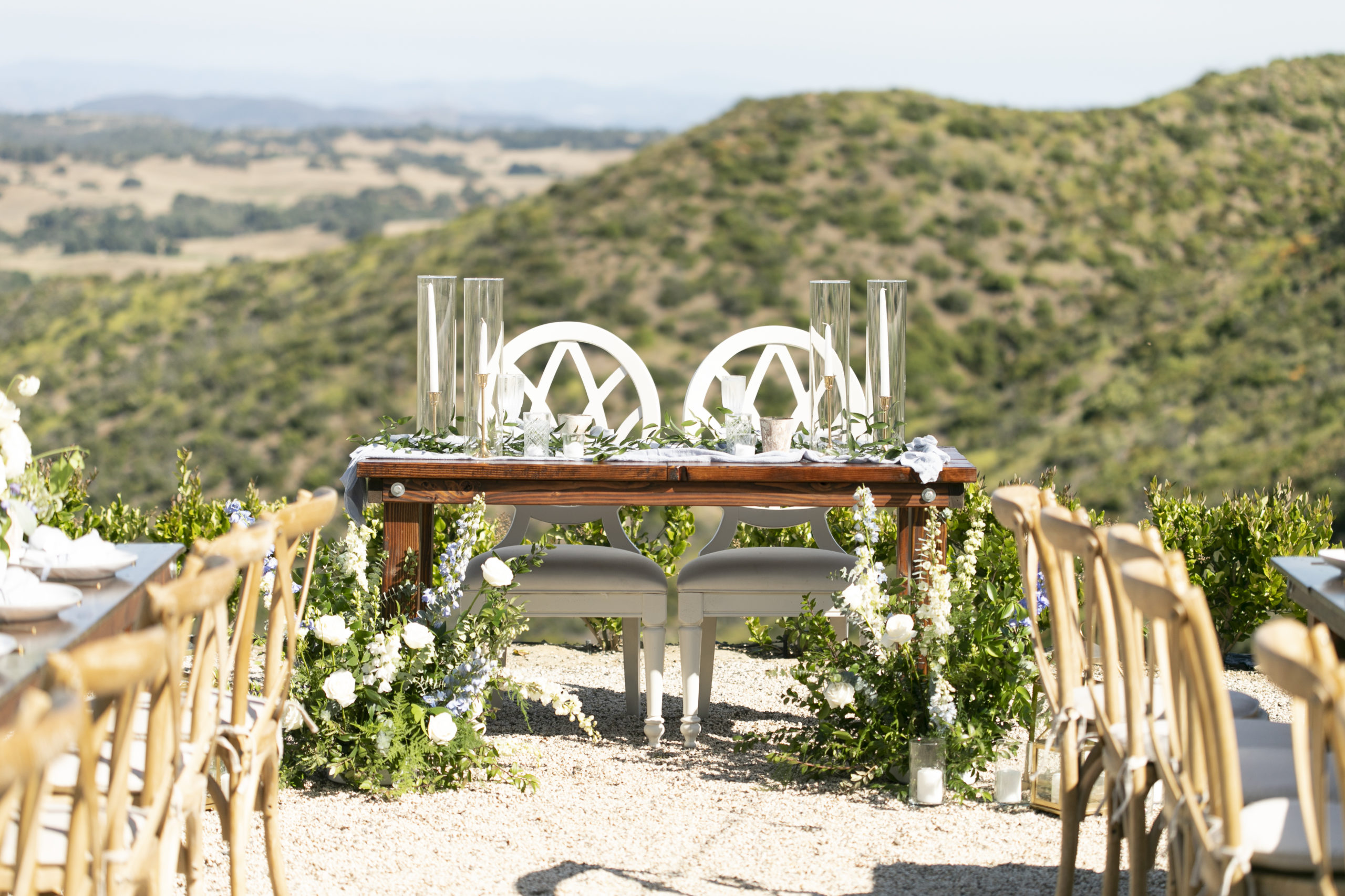 Sierra + Matti's Airbnb Spring Wedding - delaplanning.com