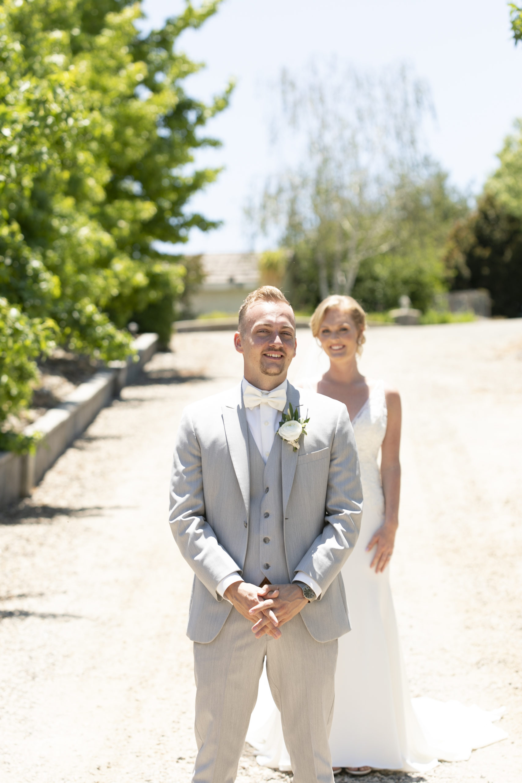 Sierra + Matti's Airbnb Spring Wedding - delaplanning.com