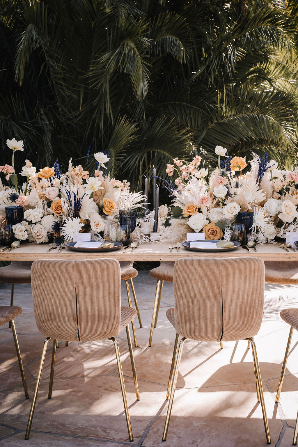 Modern Edgy Spring Estate Wedding - delaplanning.com