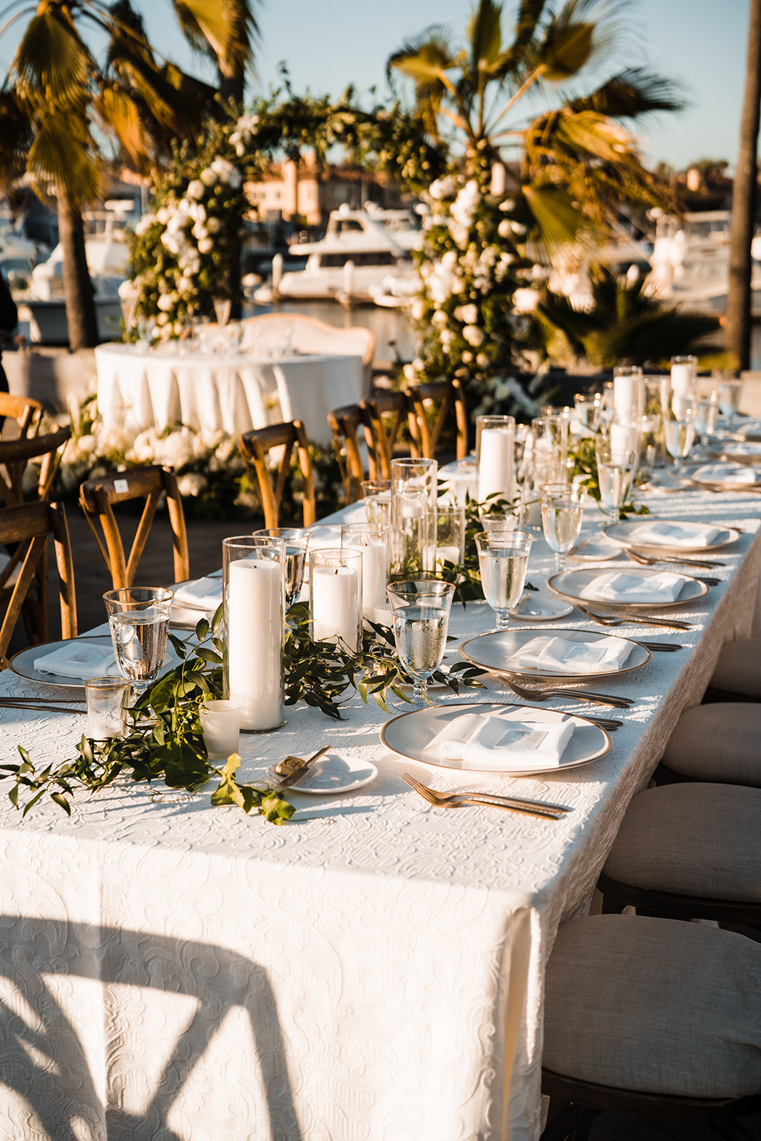 A Romantic Elevated Resort Style Wedding: Alexis + Luke - delaplanning.com